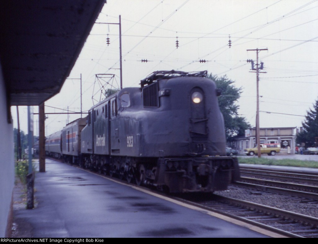Amtrak 923 South with power car & Amfleet cars